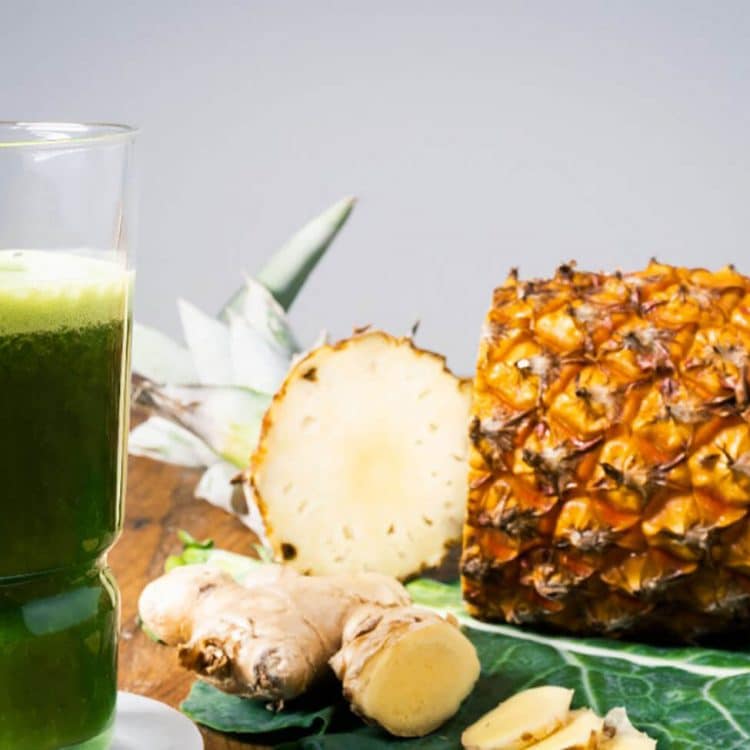 Receita de suco detox e rica em aminoácidos essenciais